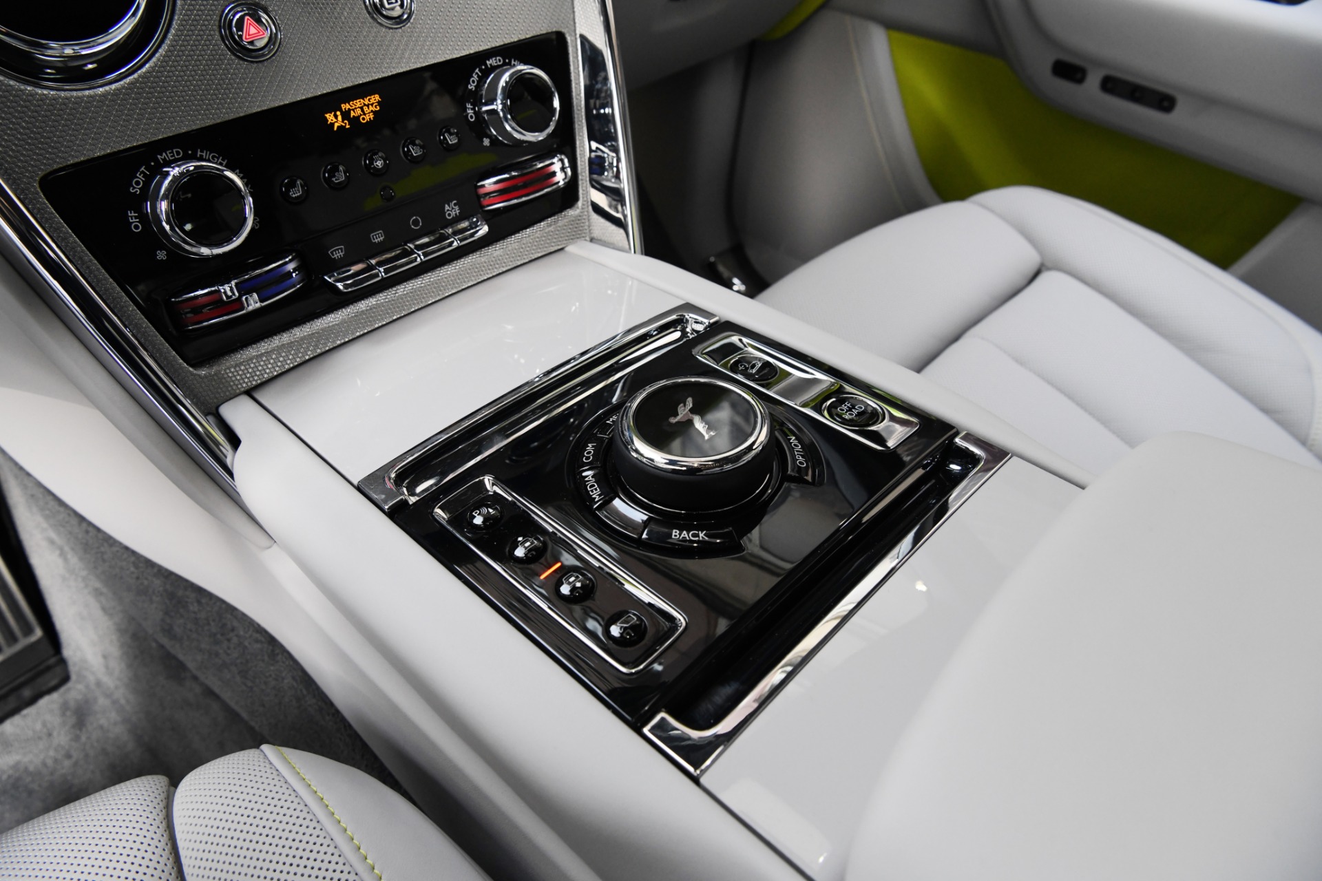 2024 Rolls-Royce Cullinan Fashion Stock # R1117 for sale near Chicago, IL | IL Rolls-Royce Dealer