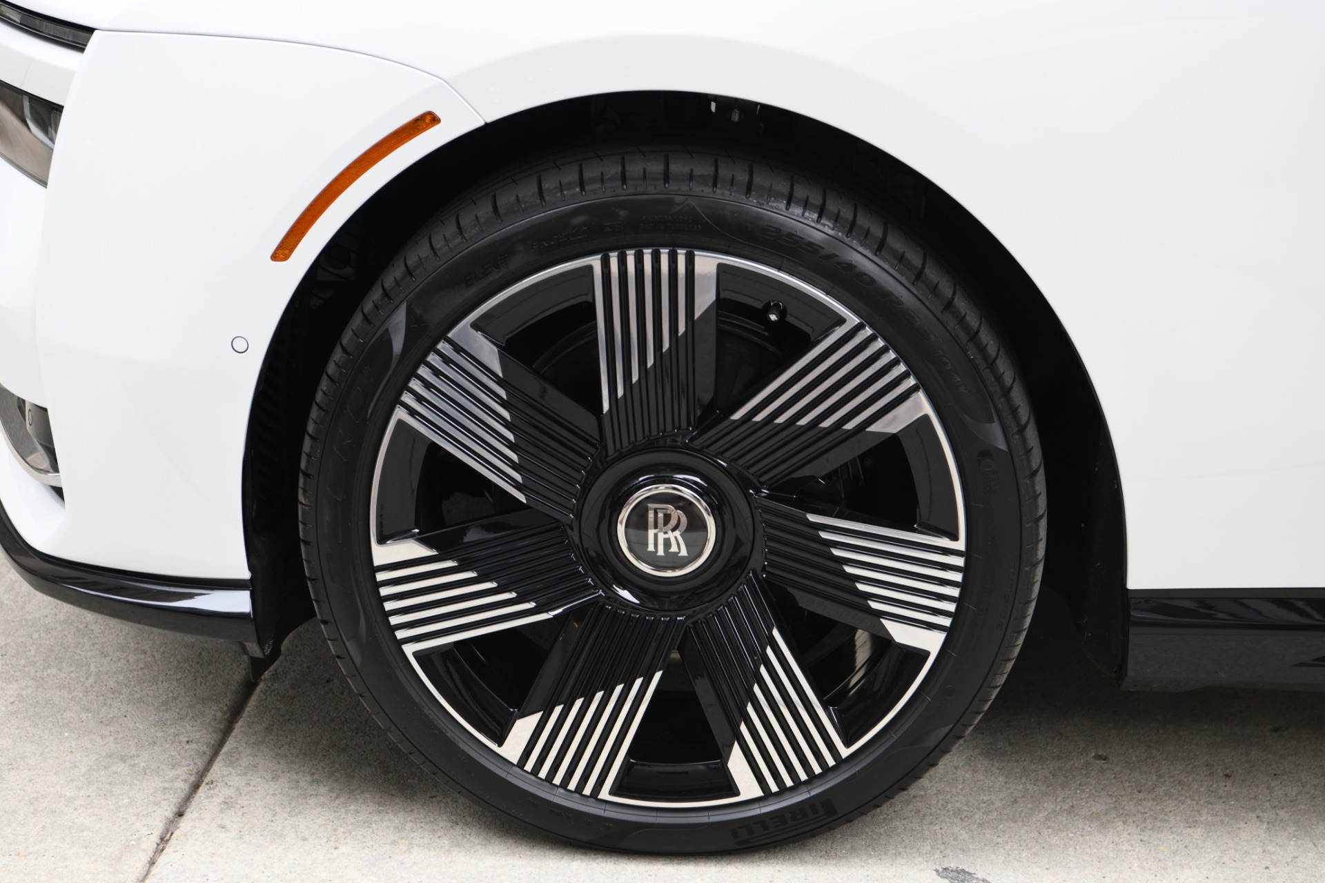 2024 Rolls-Royce Spectre Stock # GC4064 for sale near Chicago, IL | IL Rolls-Royce Dealer